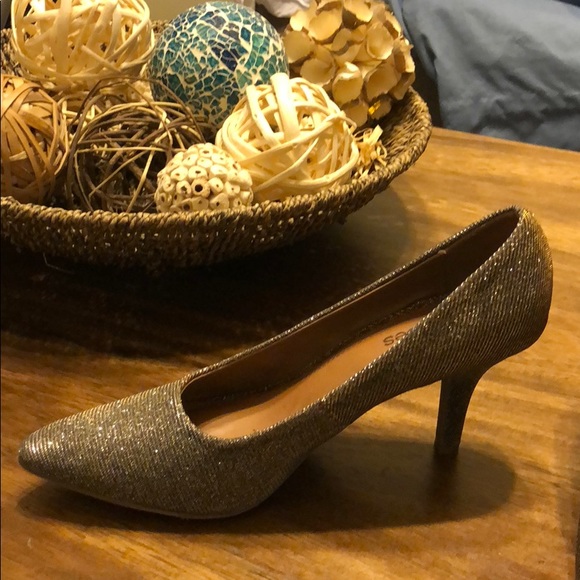 Maurices | Shoes | Beautiful Shiny Maurices Closed Toe Heels | Poshmark